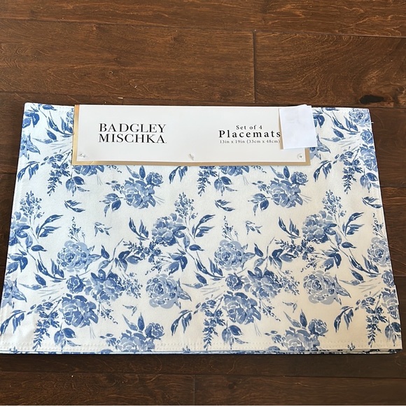 Badgley Mischka | Dining | Badgley Mischka Set Of 4 Placemats New White ...